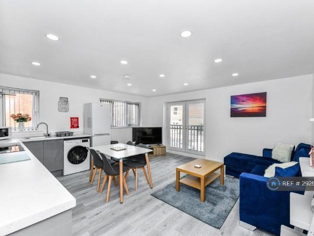 2 bedroom flat to rent