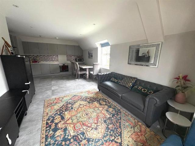 2 bedroom flat to rent
