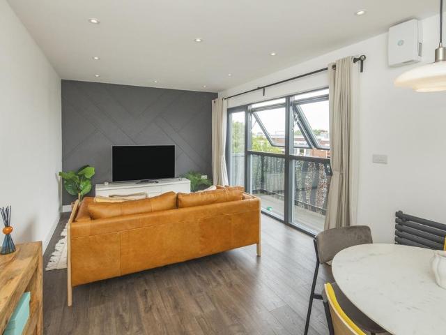 2 bedroom flat to rent
