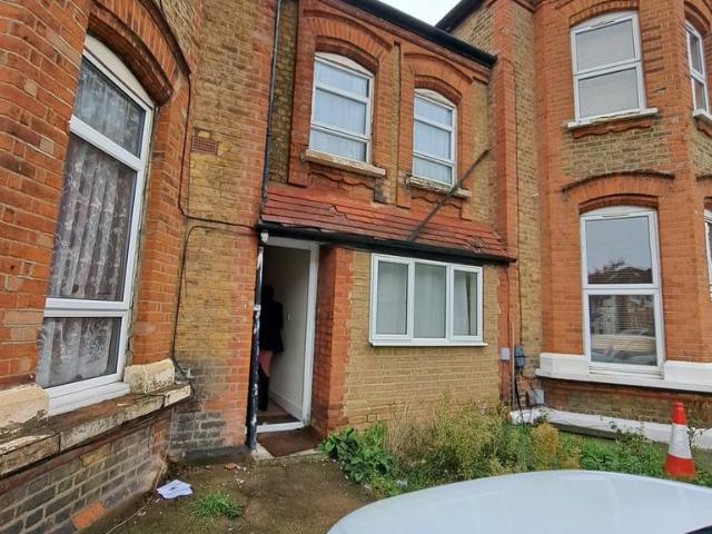 2 bedroom flat to rent