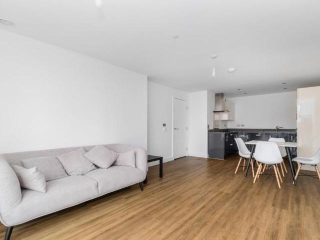 2 bedroom flat to rent
