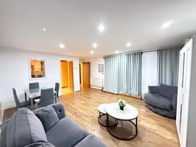 2 bedroom flat to rent