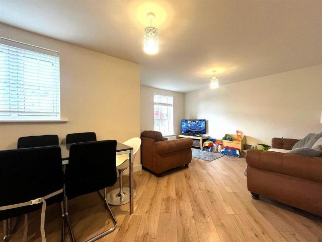 2 bedroom flat to rent