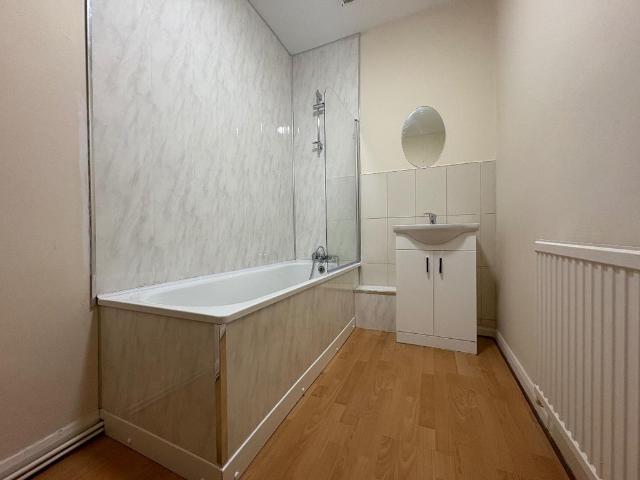 2 bedroom flat to rent