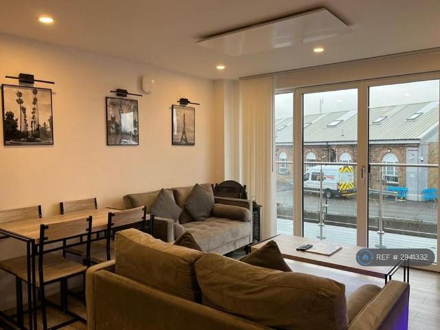 2 bedroom flat to rent