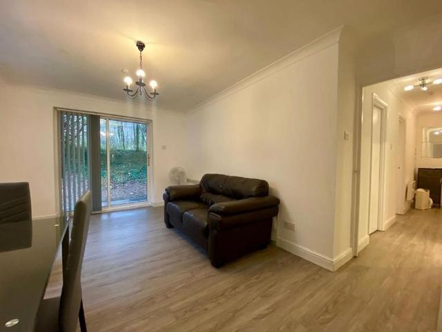 2 bedroom flat to rent