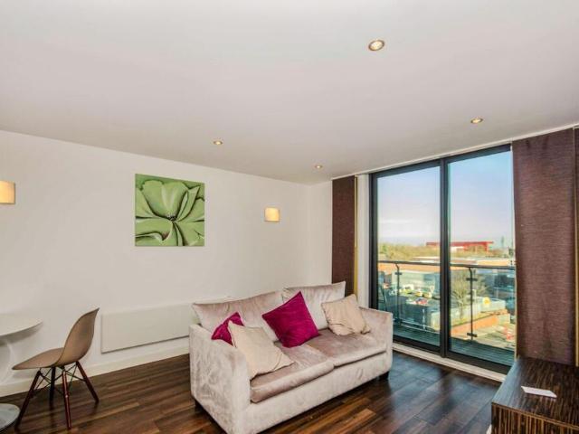 2 bedroom flat to rent