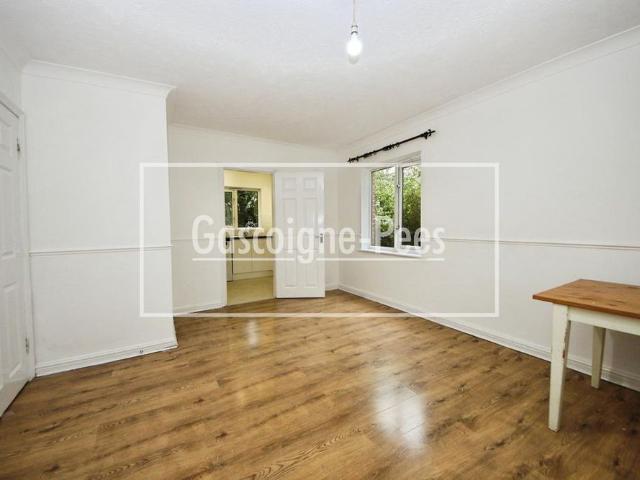 2 bedroom flat to rent