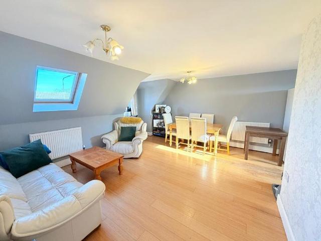 2 bedroom flat to rent