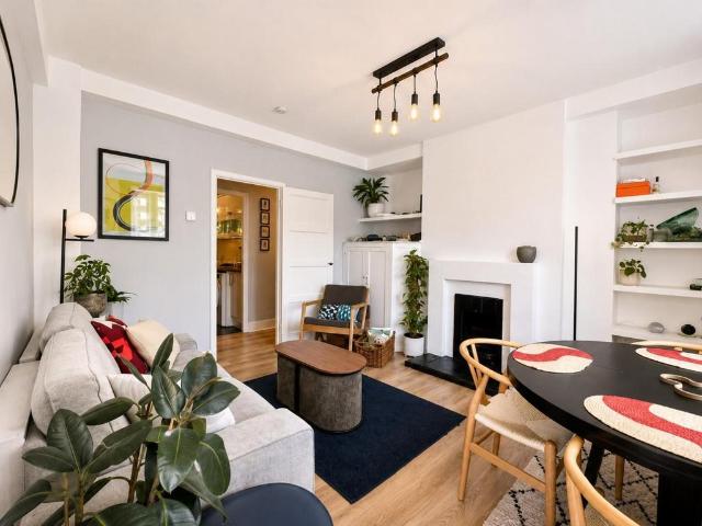 2 bedroom flat to rent