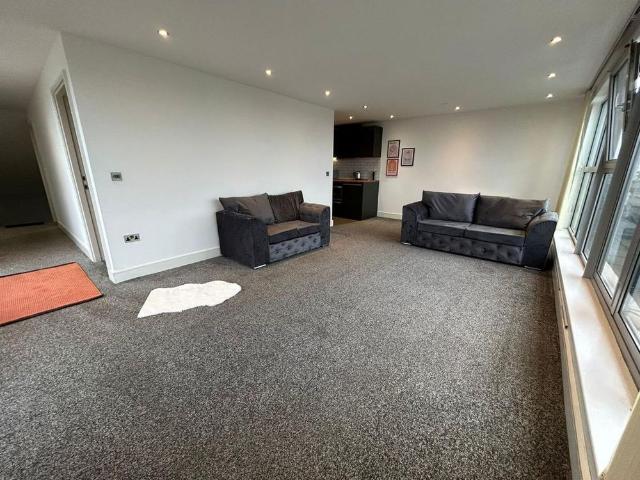 2 bedroom flat to rent