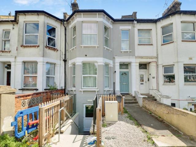 2 bedroom flat to rent