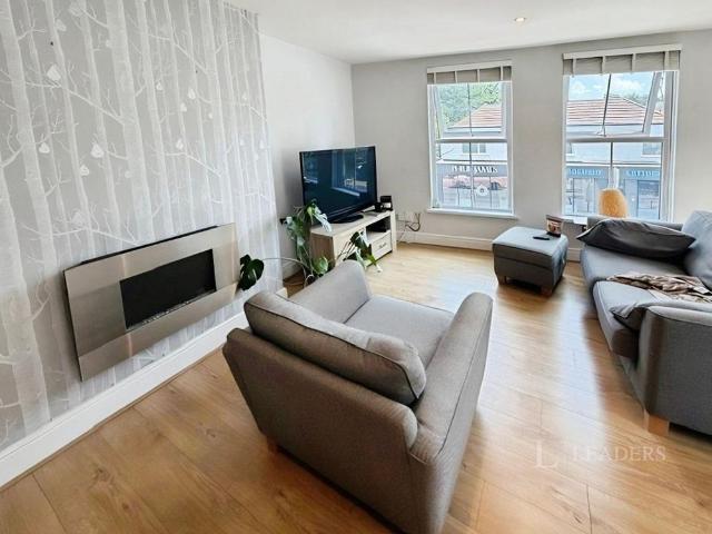 2 bedroom flat to rent