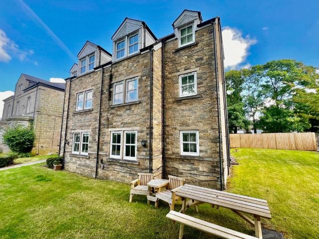 2 bedroom flat to rent