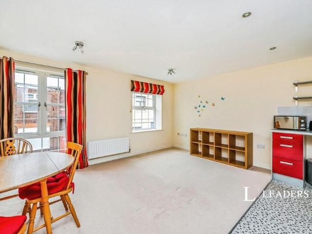 2 bedroom flat to rent
