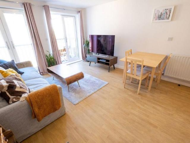 2 bedroom flat to rent