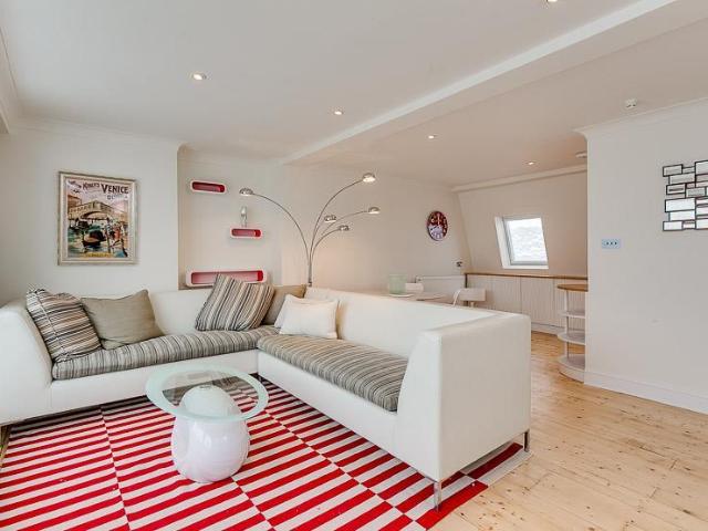 2 bedroom flat to rent