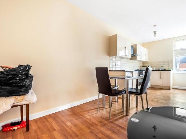 2 bedroom flat to rent