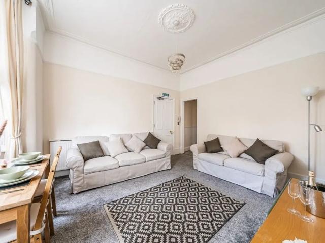 2 bedroom flat to rent