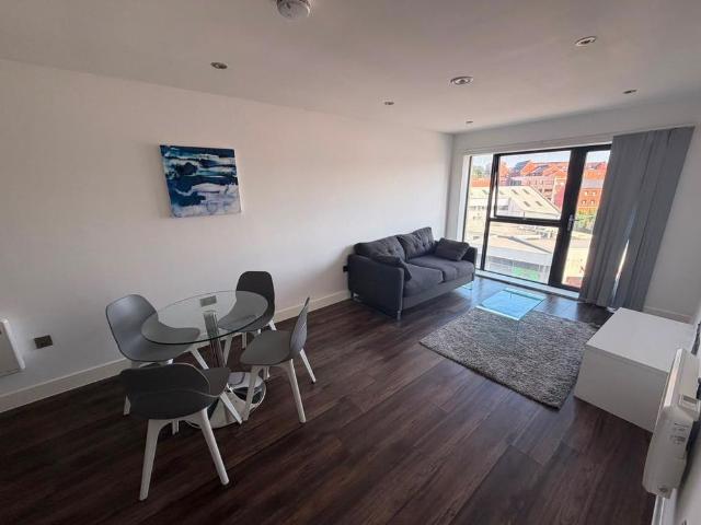 2 bedroom flat to rent