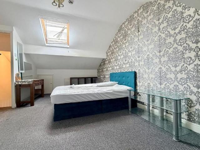 2 bedroom flat to rent