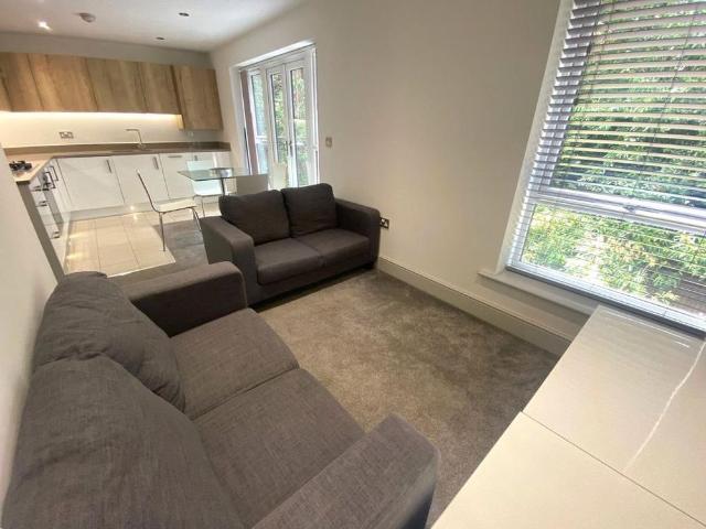 2 bedroom flat to rent