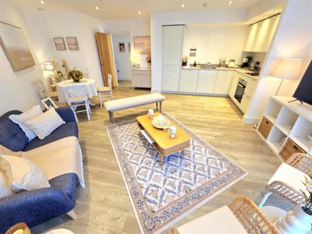 2 bedroom flat to rent