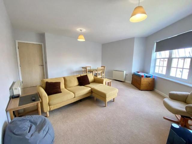 2 bedroom flat to rent