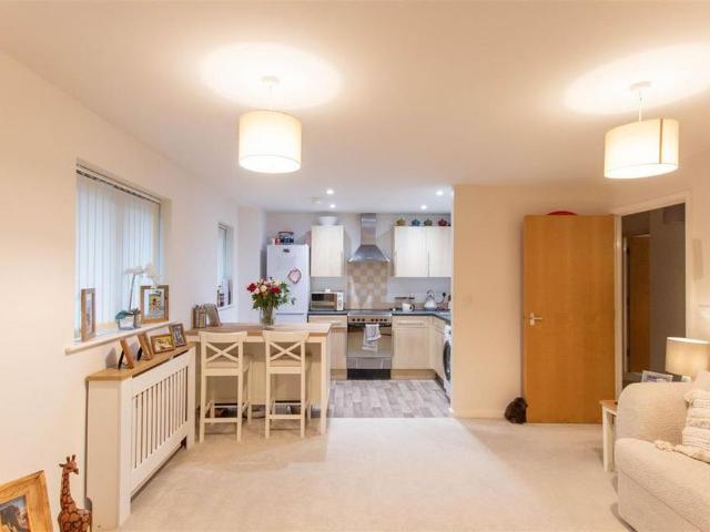 2 bedroom flat to rent