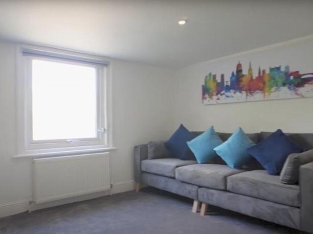 2 bedroom flat to rent