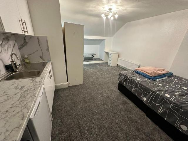 2 bedroom flat to rent