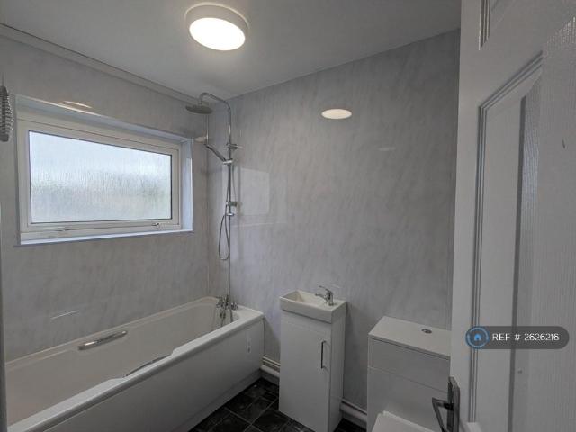 2 bedroom flat to rent