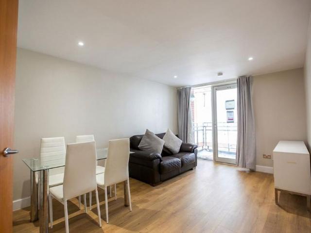 2 bedroom flat to rent