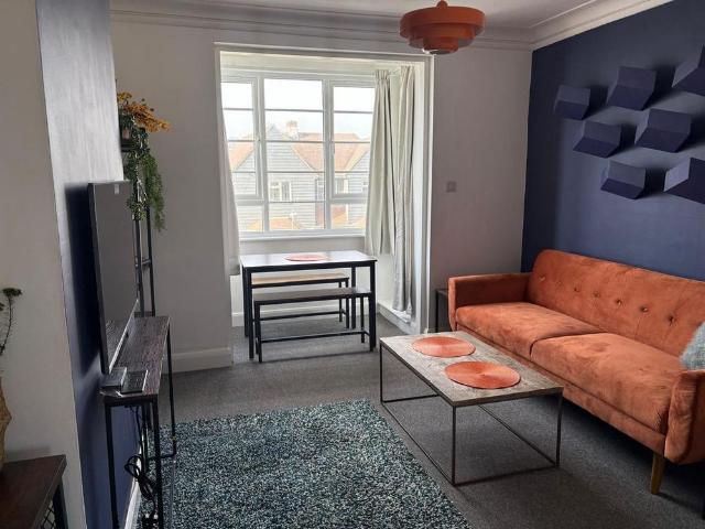 2 bedroom flat to rent