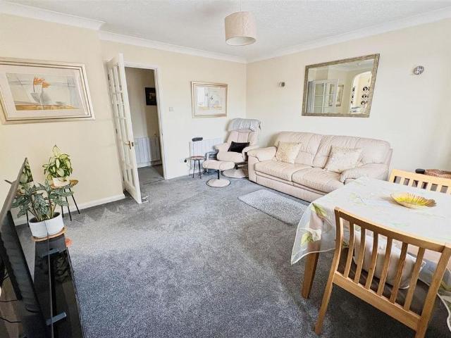 2 bedroom flat to rent