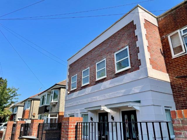 2 bedroom flat to rent