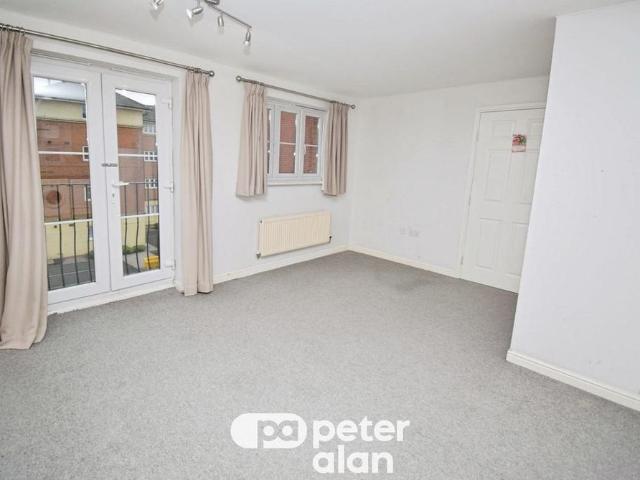 2 bedroom flat to rent
