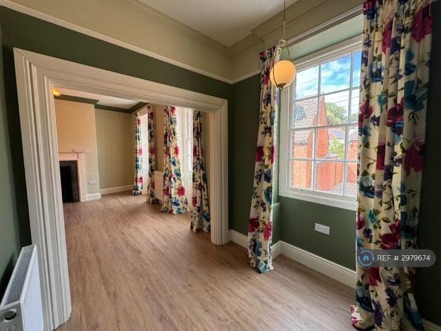 2 bedroom flat to rent