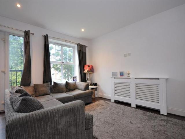 2 bedroom flat to rent