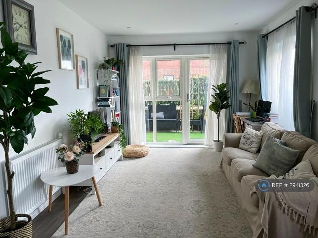 2 bedroom flat to rent