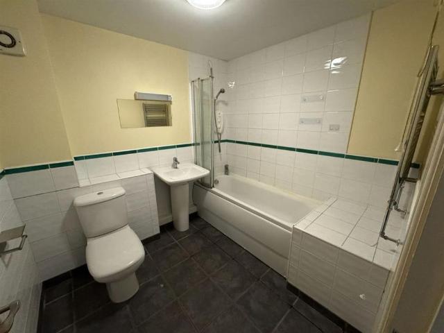 2 bedroom flat to rent