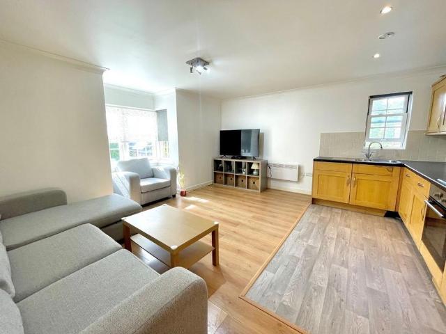 2 bedroom flat to rent