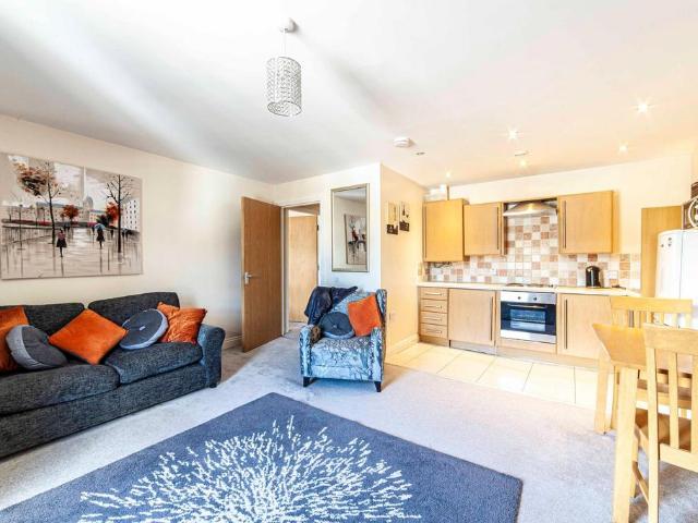 2 bedroom flat to rent