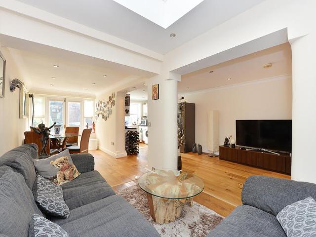 2 bedroom flat to rent
