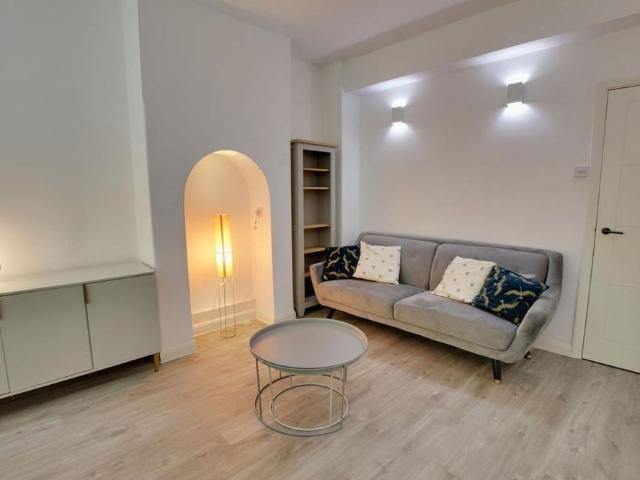 2 bedroom flat to rent
