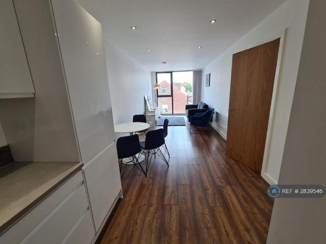 2 bedroom flat to rent