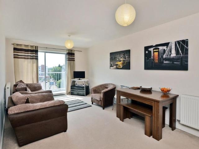 2 bedroom flat to rent