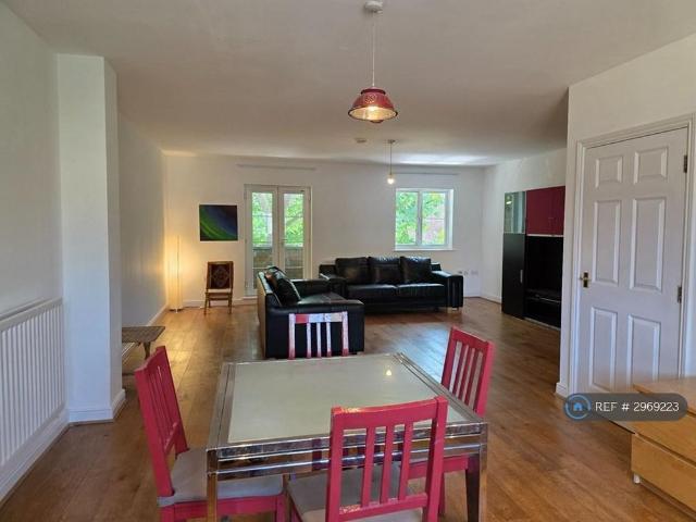 2 bedroom flat to rent