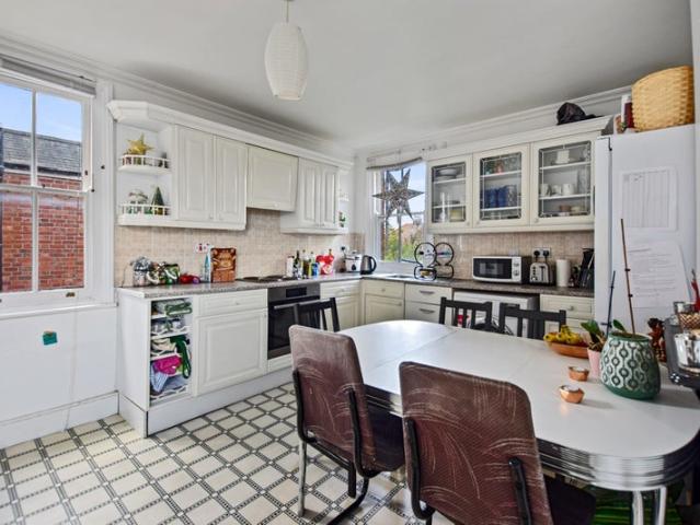 2 Bedroom Flat Willesden Green Garden Flat
