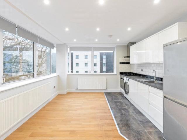 2 BEDROOM Flat / Apartment